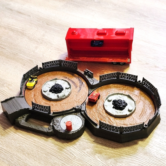 Mattel | Toys | Disneypixar Cars Mini Racers Crank Crash Derby Playset ...